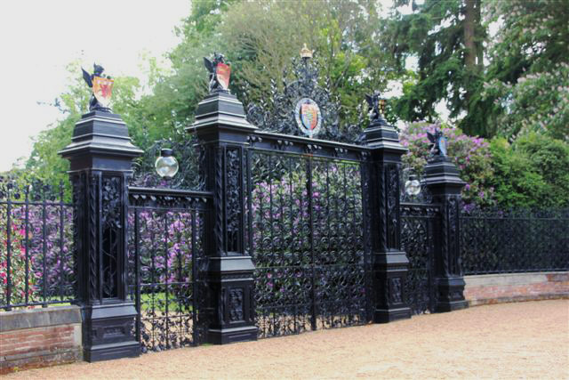 John's Island: A Royal Fence