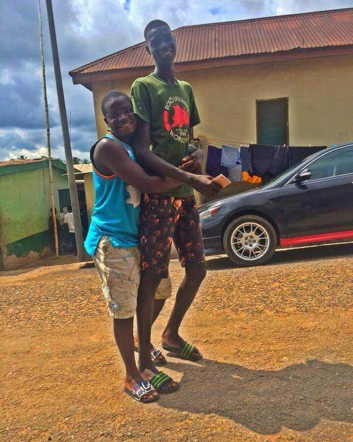 Tallest Man In Ghana : Ghanaian giant reportedly the world’s tallest ...