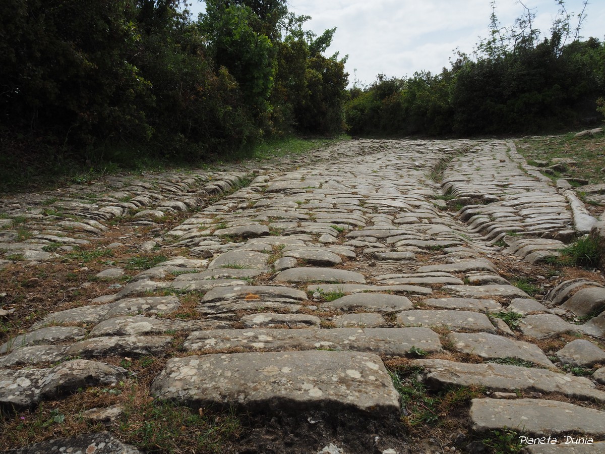 Planeta Dunia: De ruta por la Vía Domitia en 4 estaciones de los Vasos ...