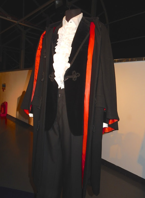 Hollywood Movie Costumes and Props: Signature Doctor costumes from ...