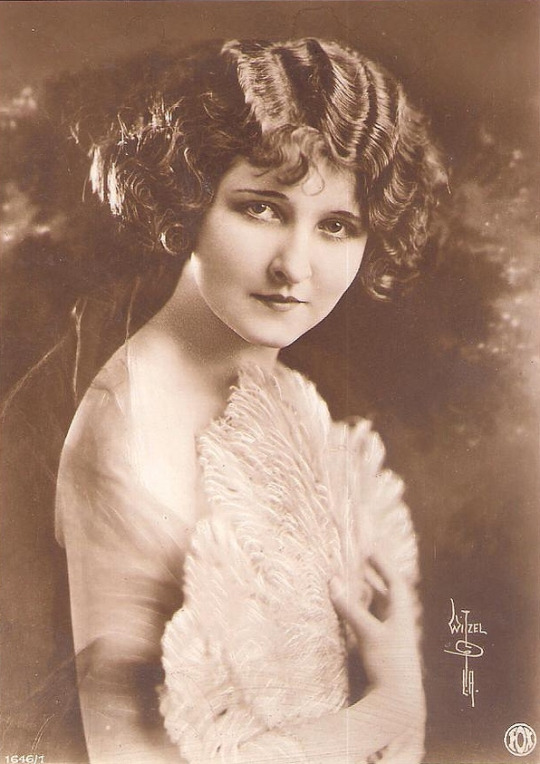 At the Movies: Gladys McConnell