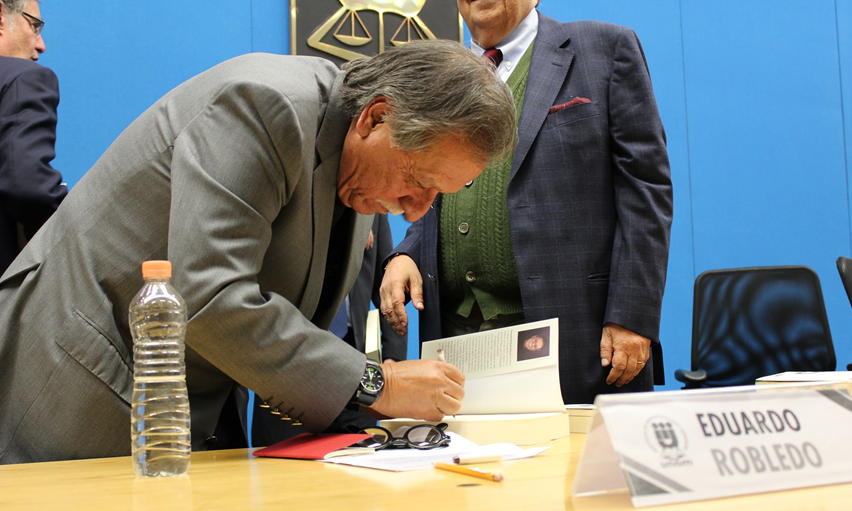 PRESENTA EDUARDO ROBLEDO LIBRO SOBRE LA DEMOCRATIZACIÓN EN MÉXICO ...