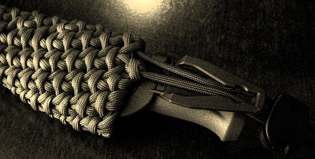 Stormdrane's Blog: Mora knife paracord chain sinnet sheath wrap...