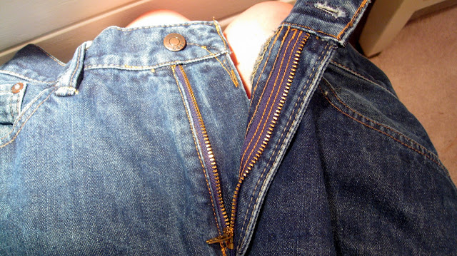Beth Stone Studio: {Home} DIY: How to Fix a Broken Zipper