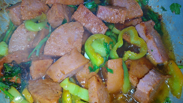 Cocina casera República Dominicana: Salami guisado con víveres