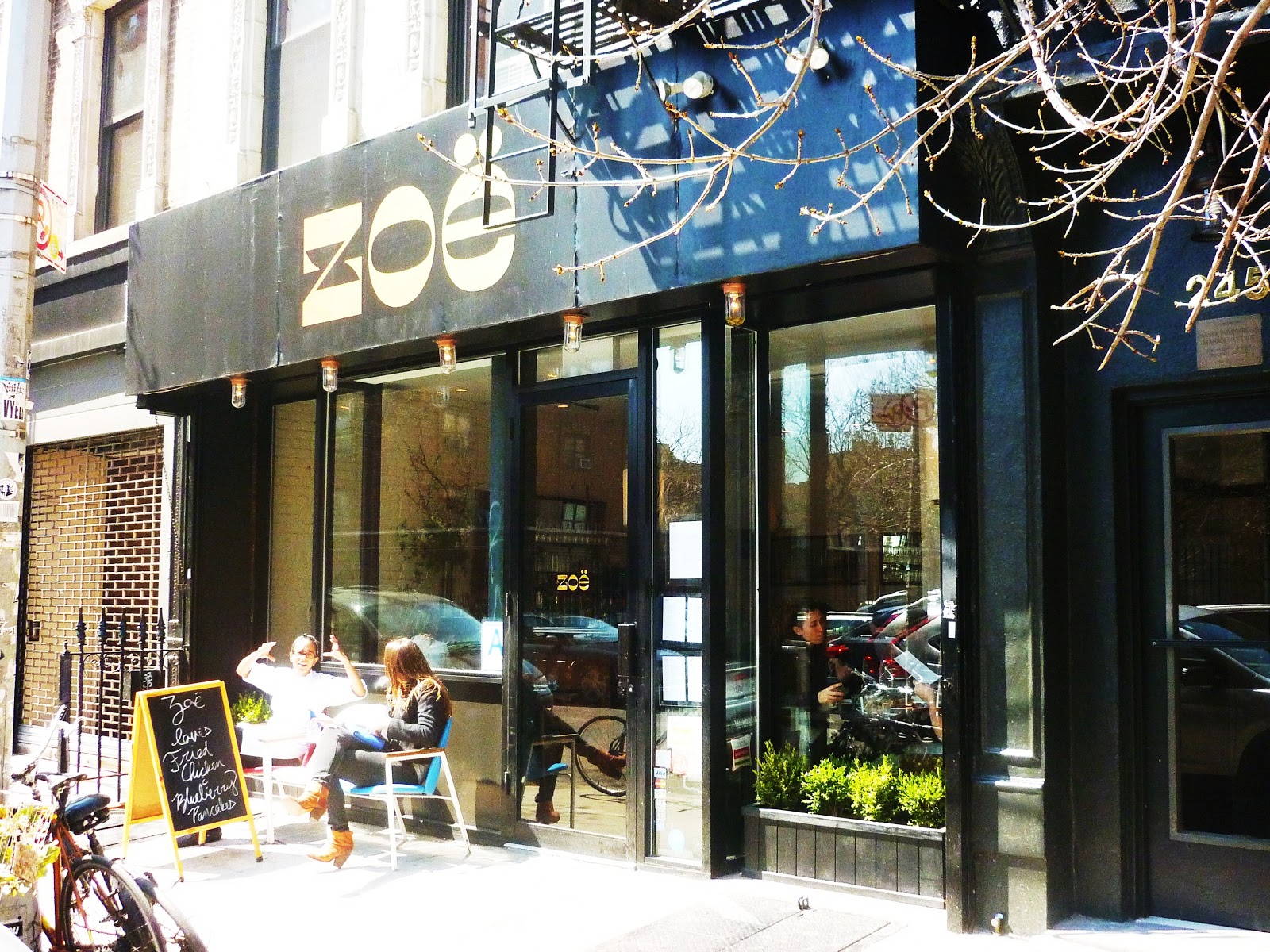 KikaEats: The Charm of Zoe