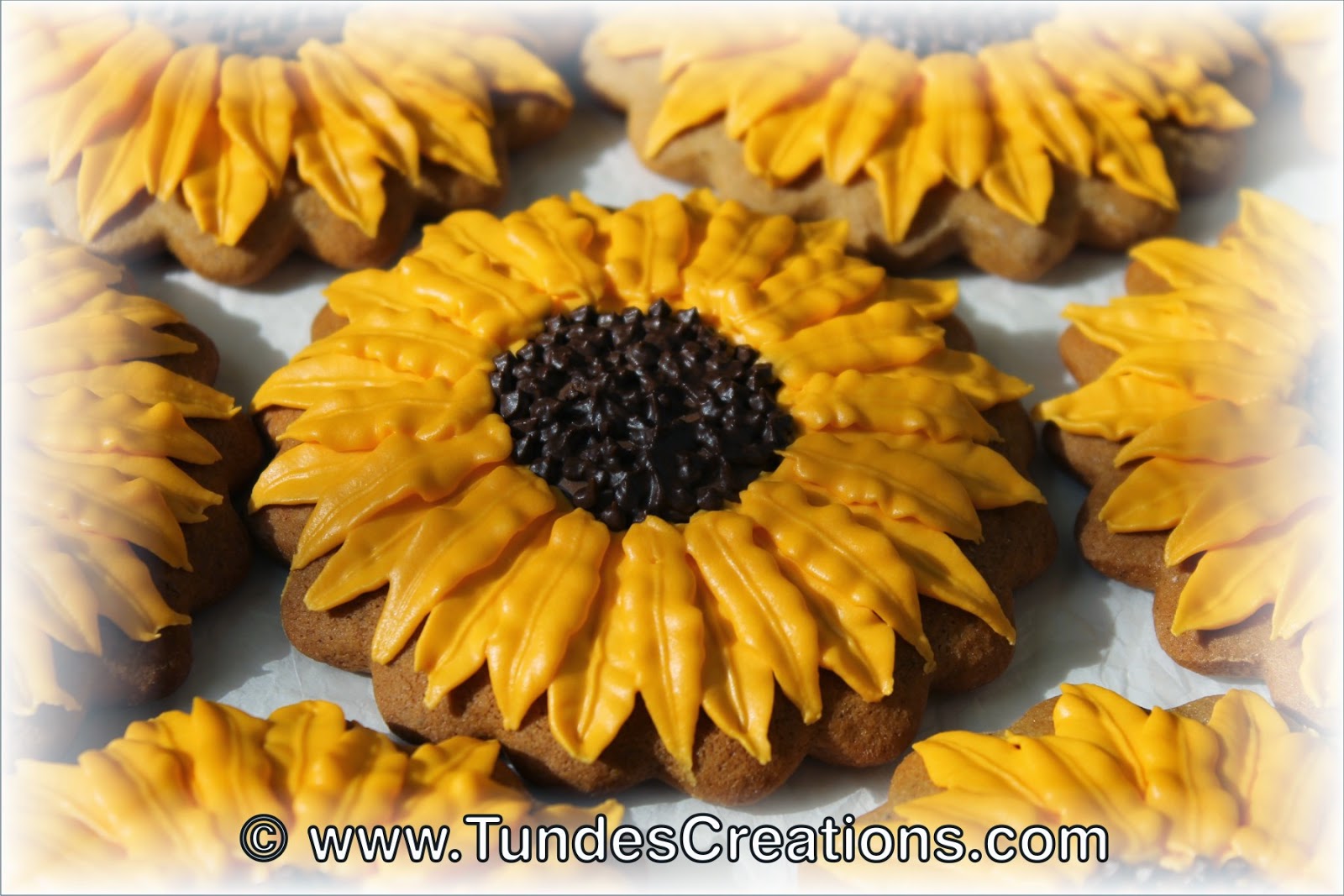 The Gingerbread Artist: Sunflower birthday cookies