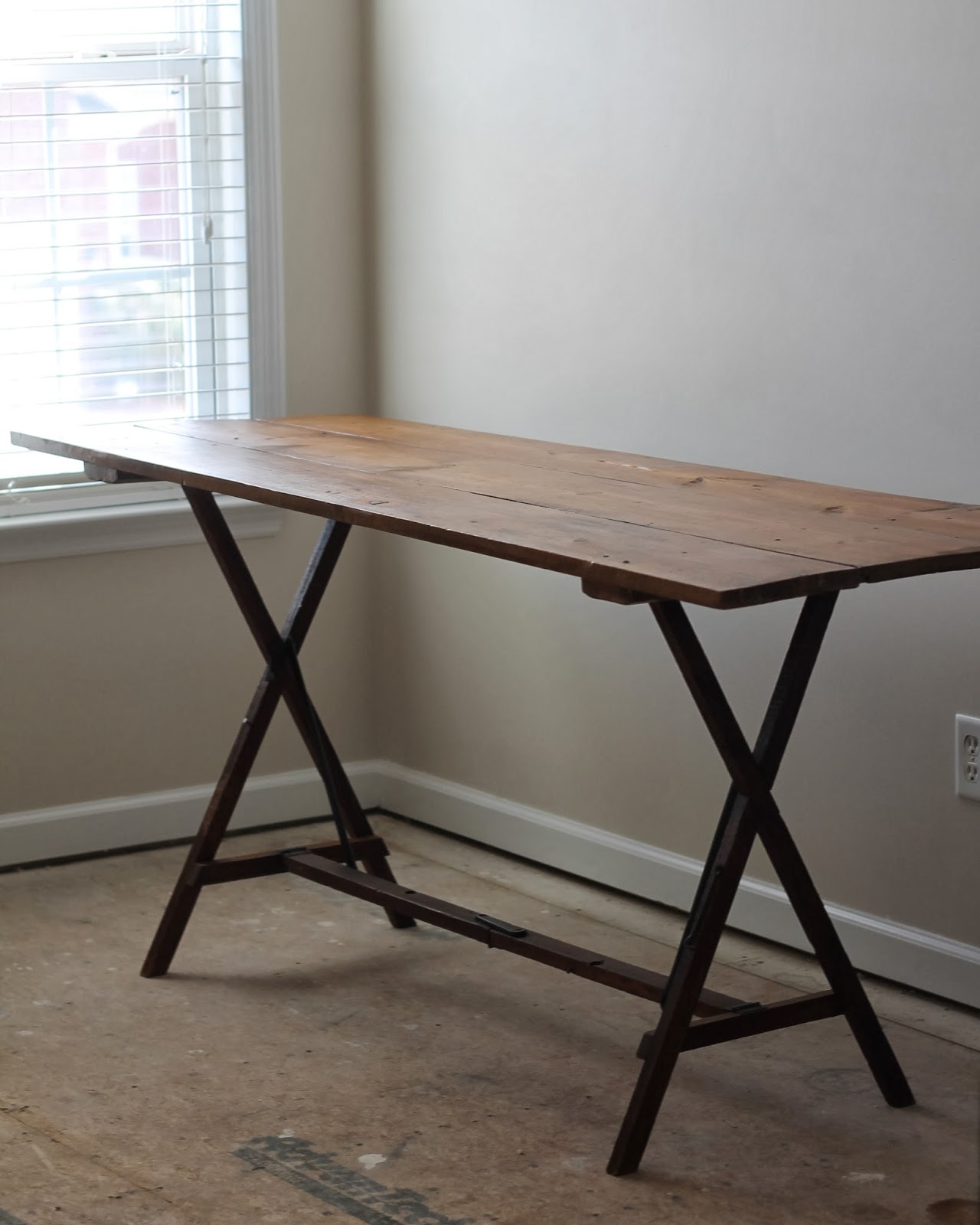Helen and Her Daughters: Vintage Wallpaper Table