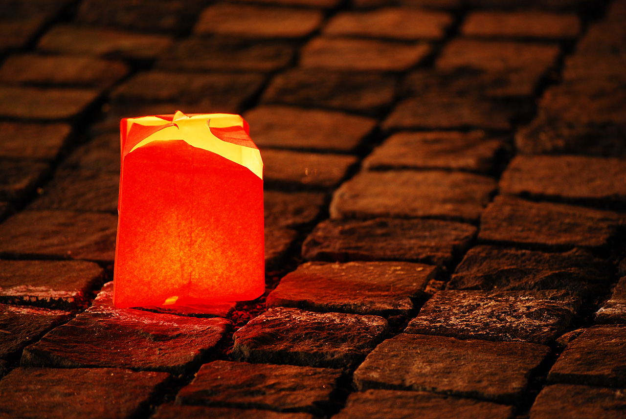 Gyávol Roland Photography: Paper light