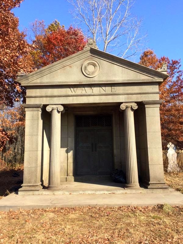 SNEAK PEEK : "Batman v Superman: Dawn Of Justice" - New Images