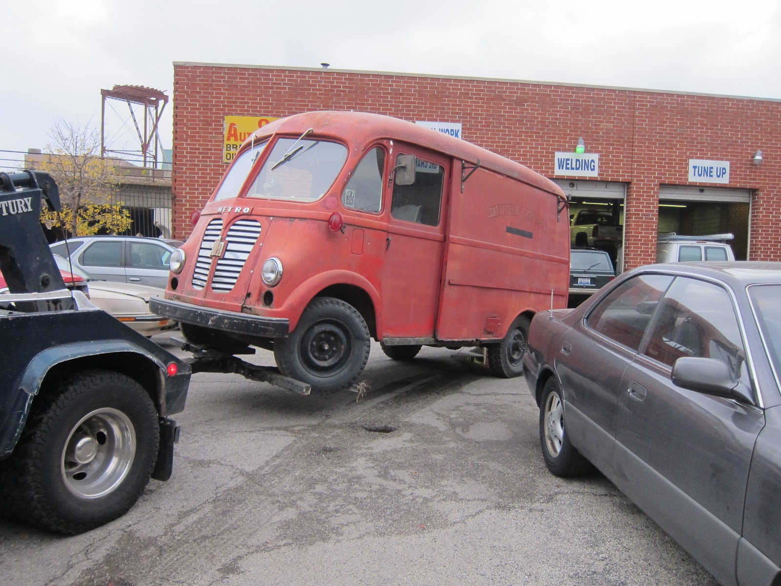 autoliterate: 1955 International Harvester Metro Van