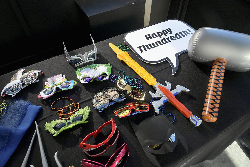 NickALive!: Cast And Crew Celebrate 100 Episodes of "The Thundermans"