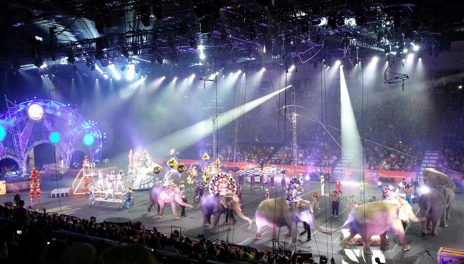 The Mortenson Family: ..::Circus Circus::..