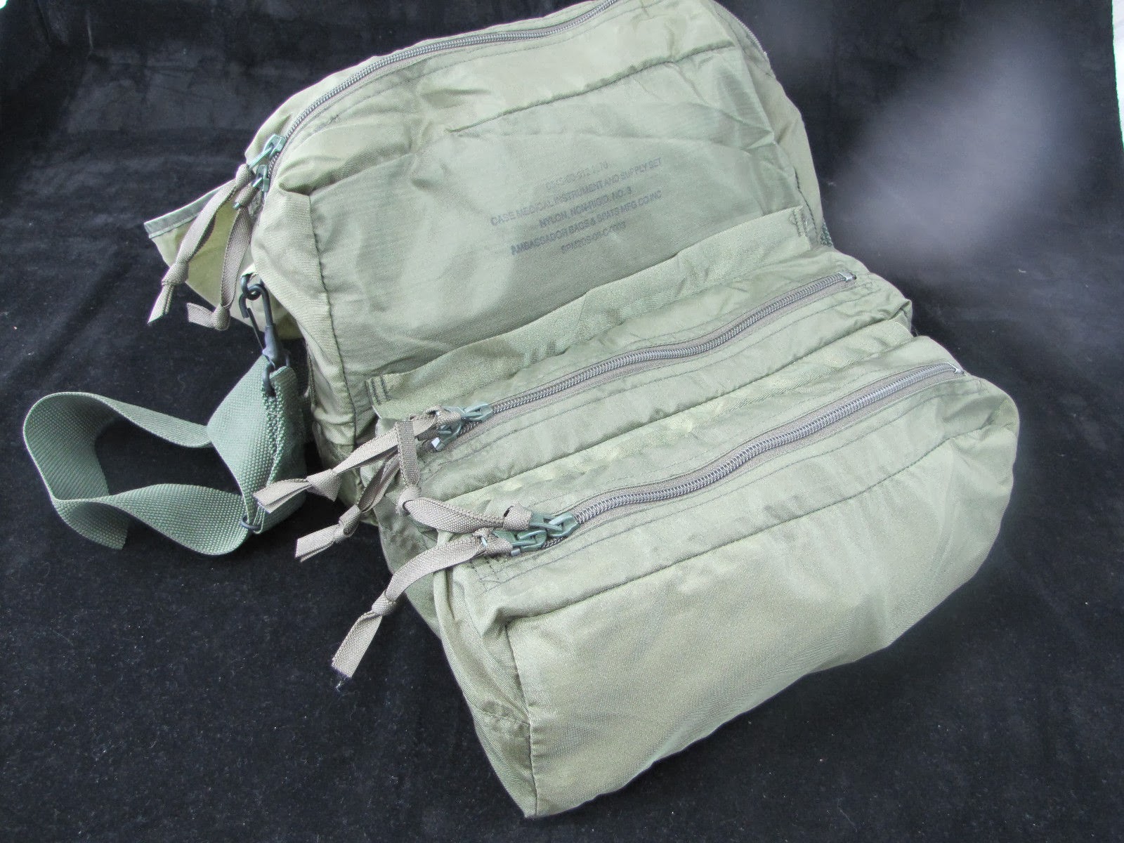 Webbingbabel: MES Combat Lifesaver Bag 1999