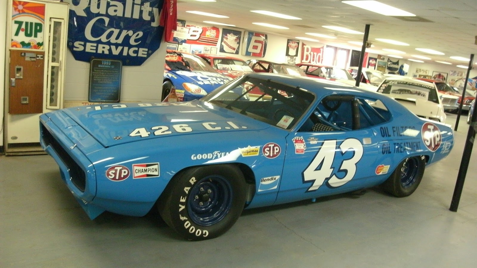 CARHUNTER : PRIVATE VINTAGE RACE CAR COLLECTION- HISTORY & WENDELL SCOTT!