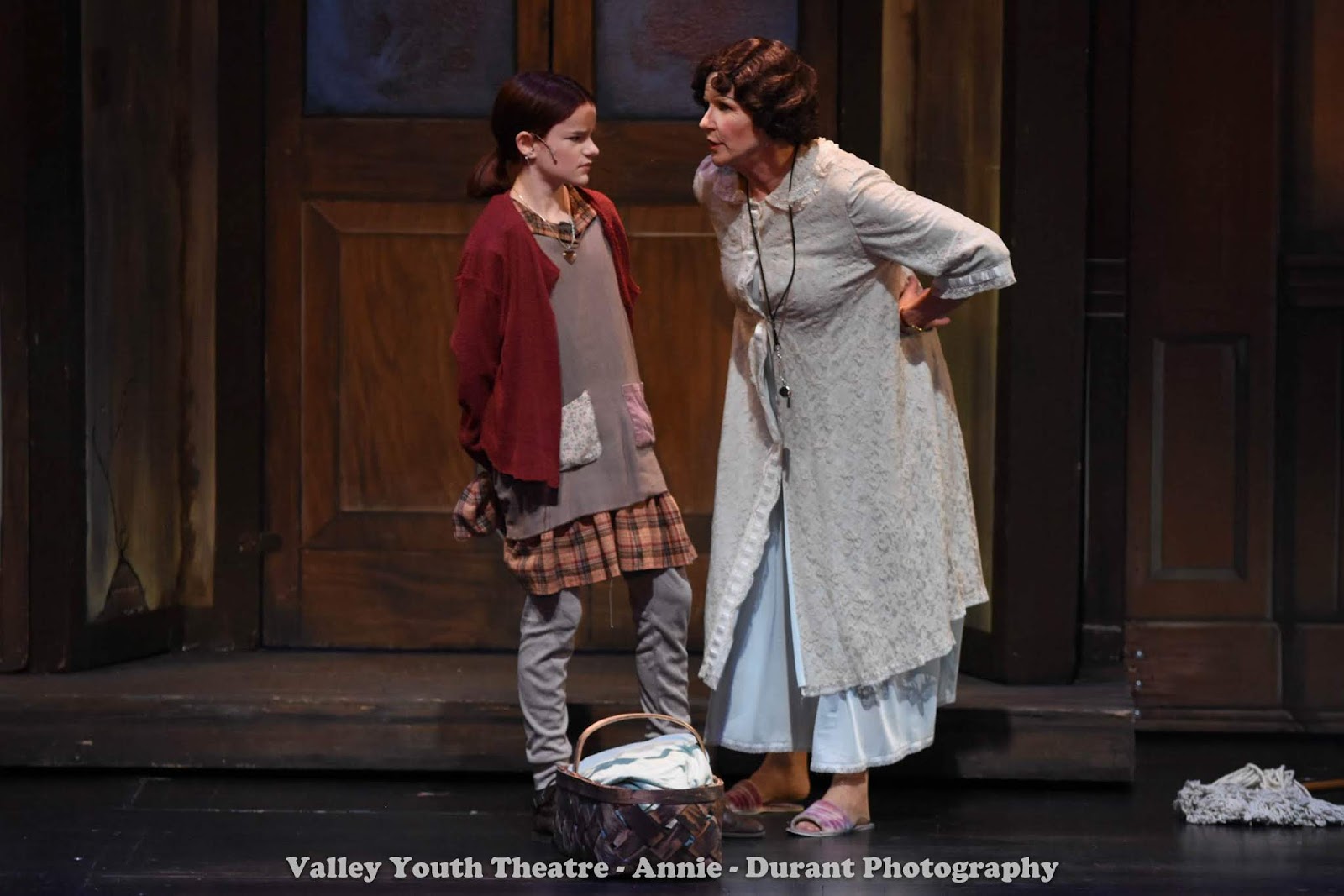 PHX Stages: photos - ANNIE - Valley Youth Theatre