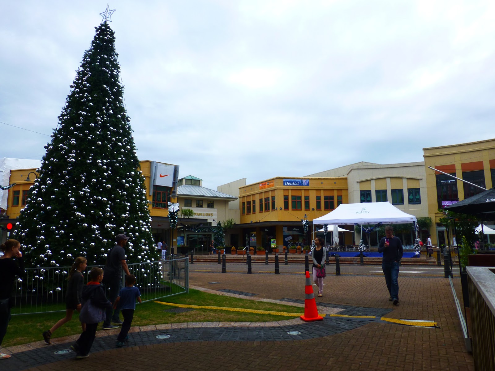 Kiwis Abroad: Auckland Walkway near Botany Town Centre