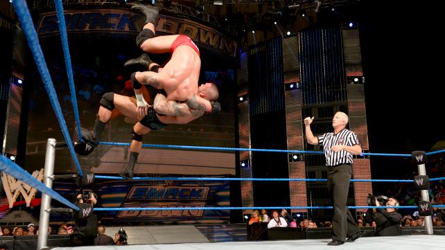 WWE In live!!!!: RANDY ORTON vs WADE BARRETT