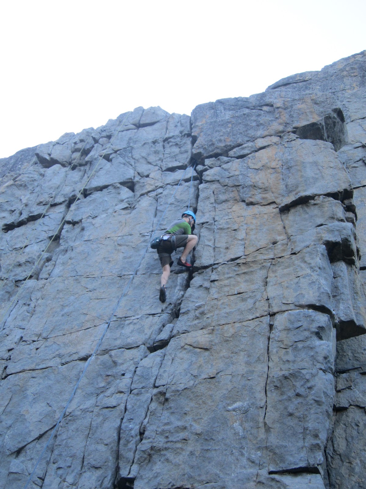 Bay Area Climbing - All Things Beta!: Lake Tahoe: 90 Foot Wall