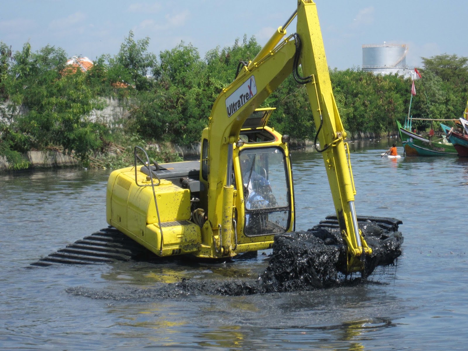 Amphibious Excavator