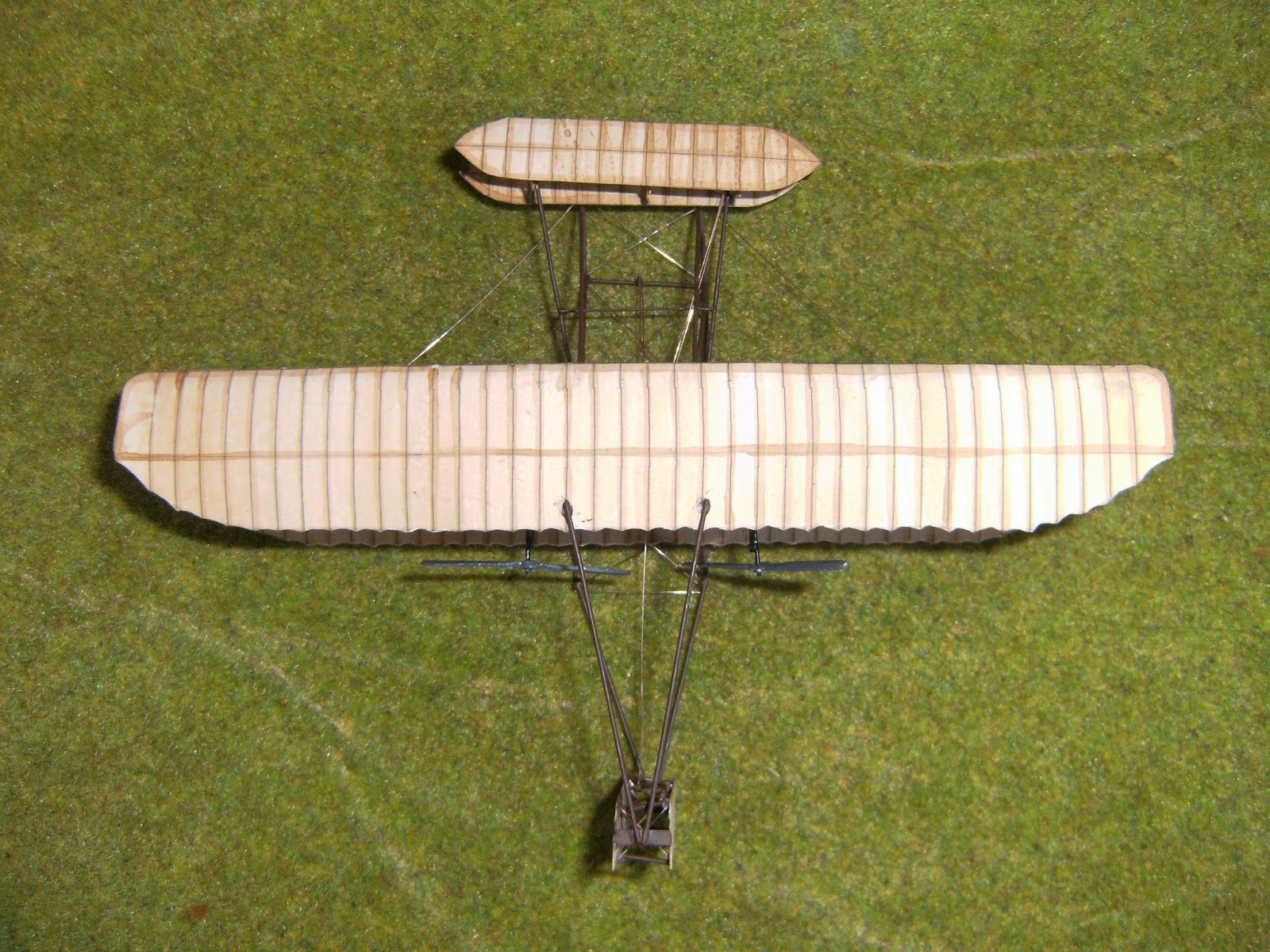 Happyscale-Modellbau: Wright Flyer - papermodel ( and wire ) 1:72
