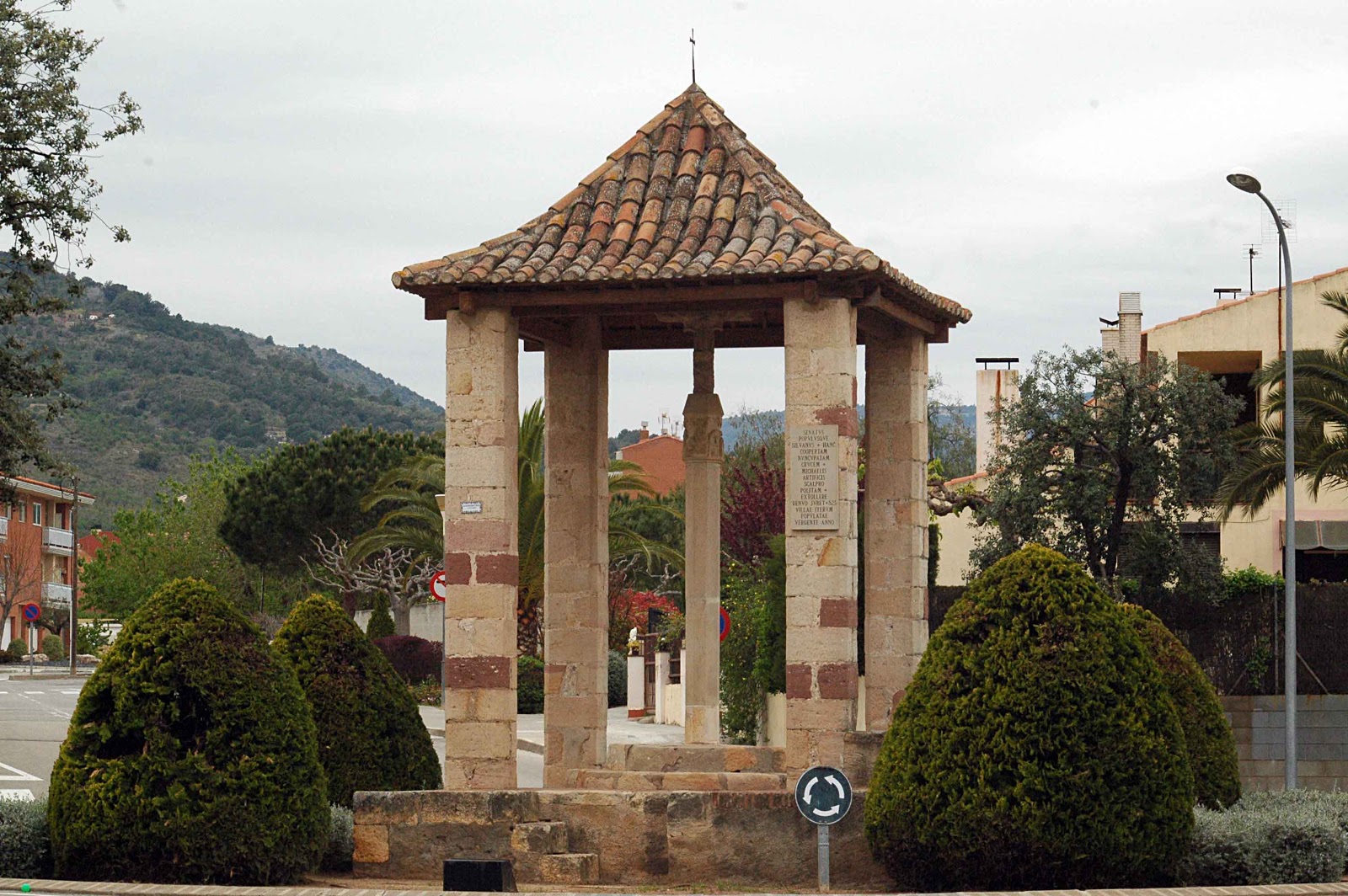 Creus de terme: Creu coberta de La Selva del Camp.