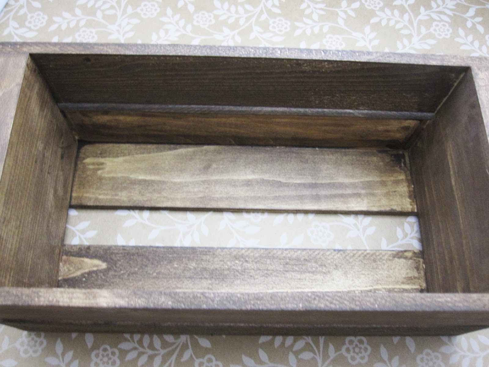 The Botanical Box: DIY Wood Planter Box