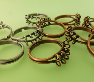 Bead a Ring with an Adjustable Ring Base / The Beading Gem