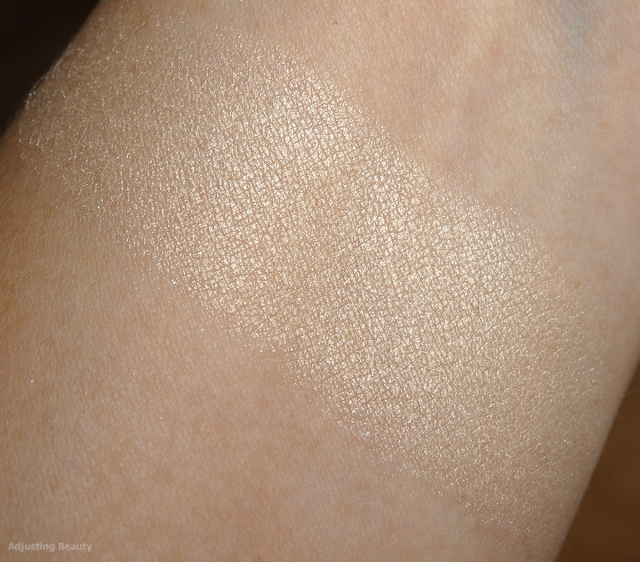 Review: Essence LE Merry Berry (highlighter, gold powder, nail polish ...