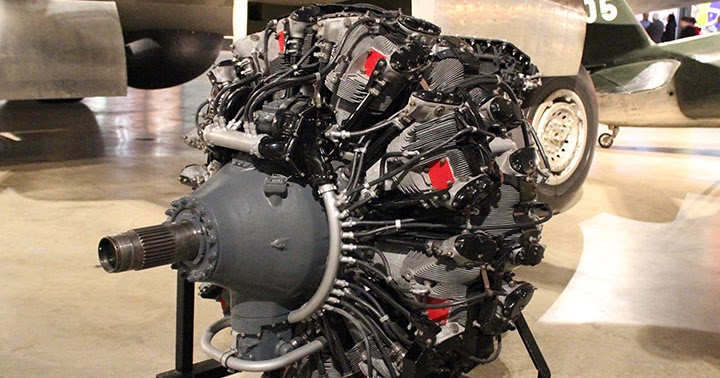 Motores: Wright R-3350 Duplex Cyclone