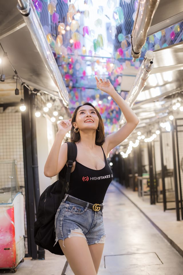 Gái xinh Sunisa Ganoo mặc áo dây cực gợi cảm