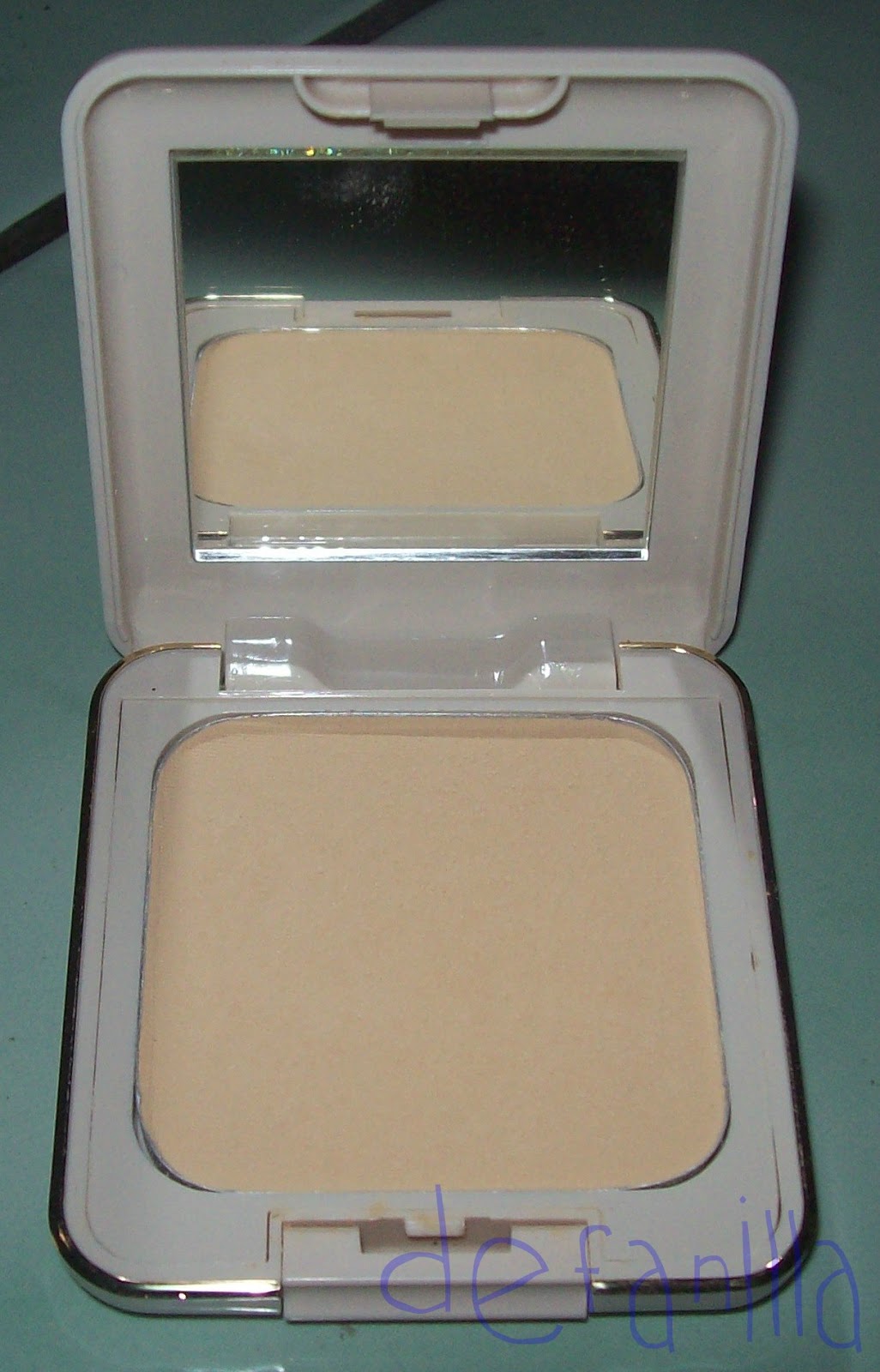 Viva Queen Compact Powder - Goddess of Fortune