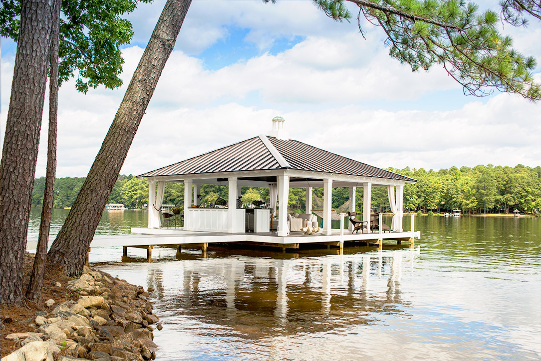 This Lakeside Home Is a Summertime Dream