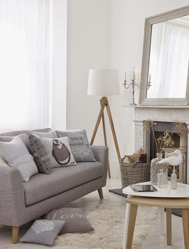 Salas pequeñas color blanco