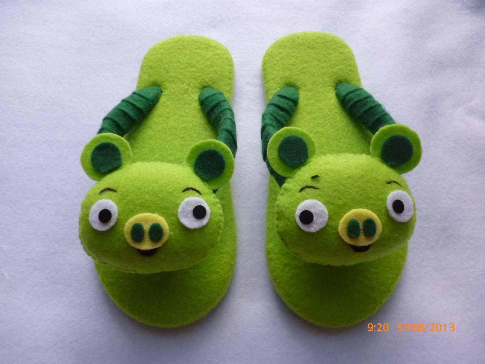 ZandalQu_nik: NEWS UPDATE SANDAL ANGRY BIRD VS BABI HIJAU