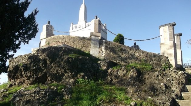 Σχετικά με τον Τοπάλ Οσμάν ( Topal Osman Ağa ) - Santeos
