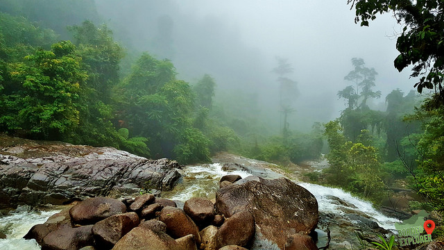The Beautiful Sebako Waterfall at Lundu Sematan 伦乐三马丹的舍巴哥瀑布