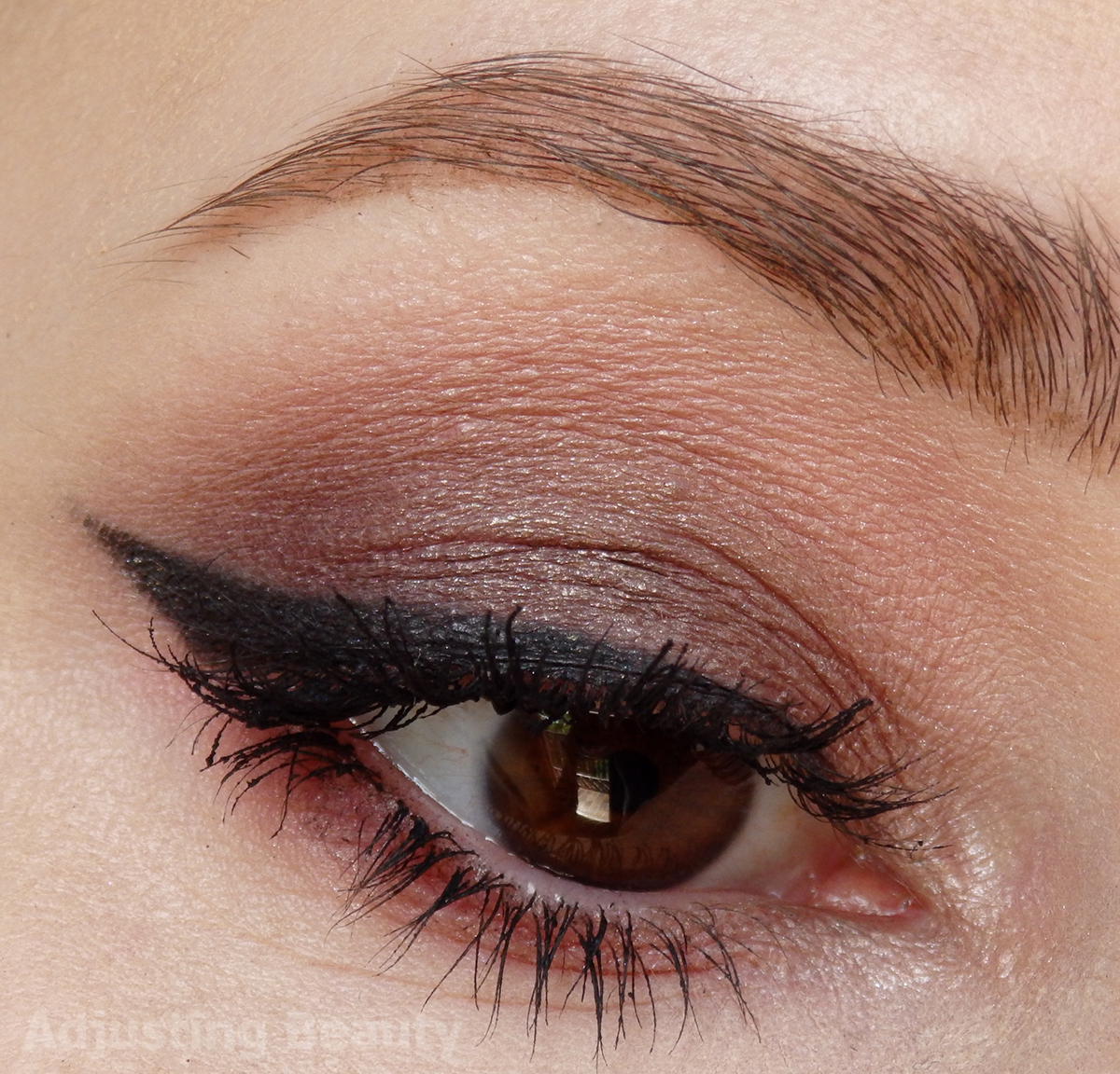 Avon Rare Flowers Night Orchid Makeup - Adjusting Beauty