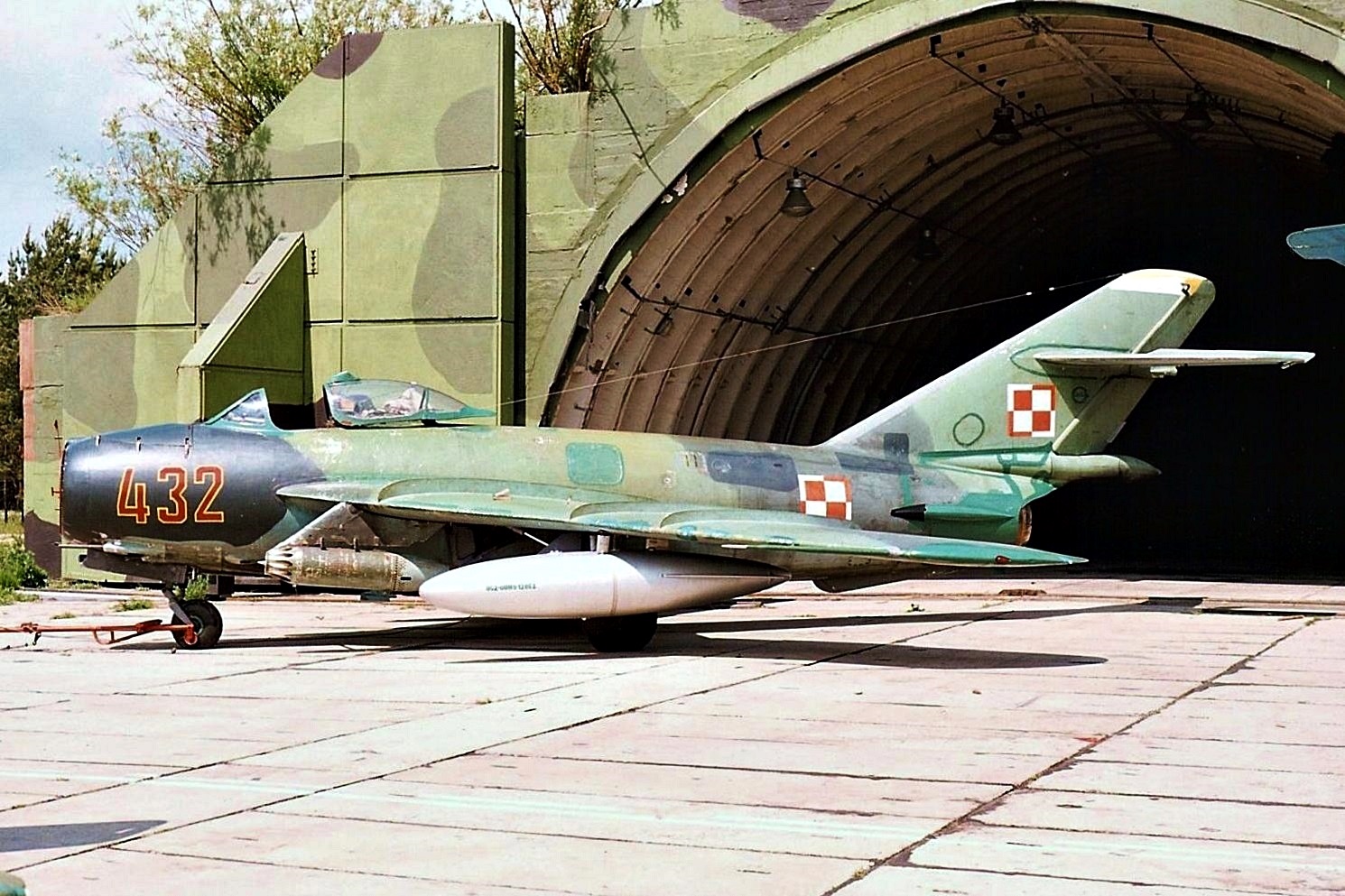 Blog Antona: Nasze Lim 6 Bis i SB Lim 2M, na lotnisku w Babimoście ...