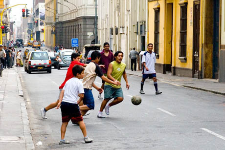 blogAuriMartini: As 10 regras básicas do futebol de rua.