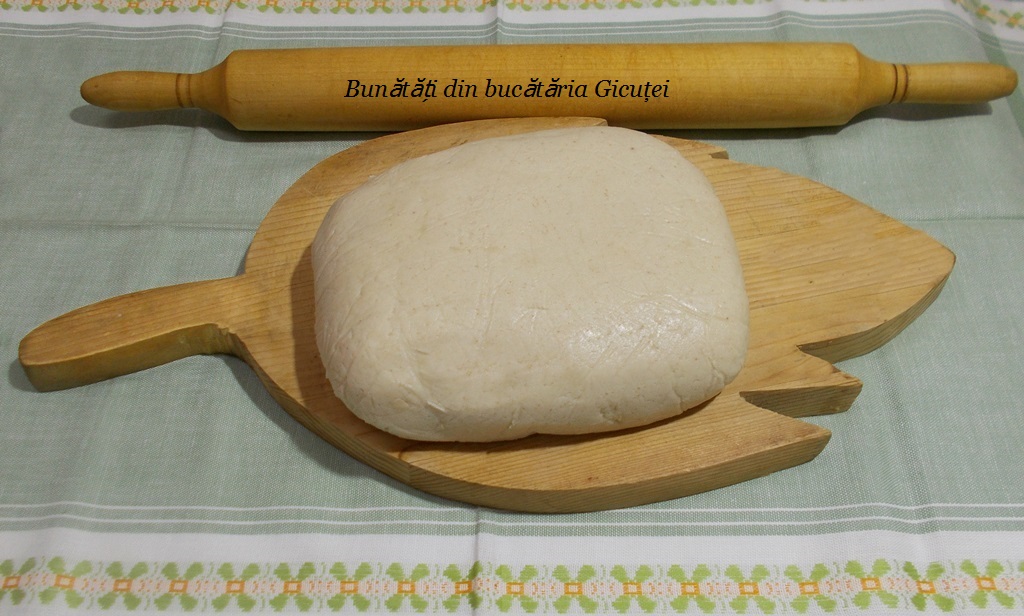 Aluat fraged cu untura si smantana - Bunătăți din bucătăria Gicuței