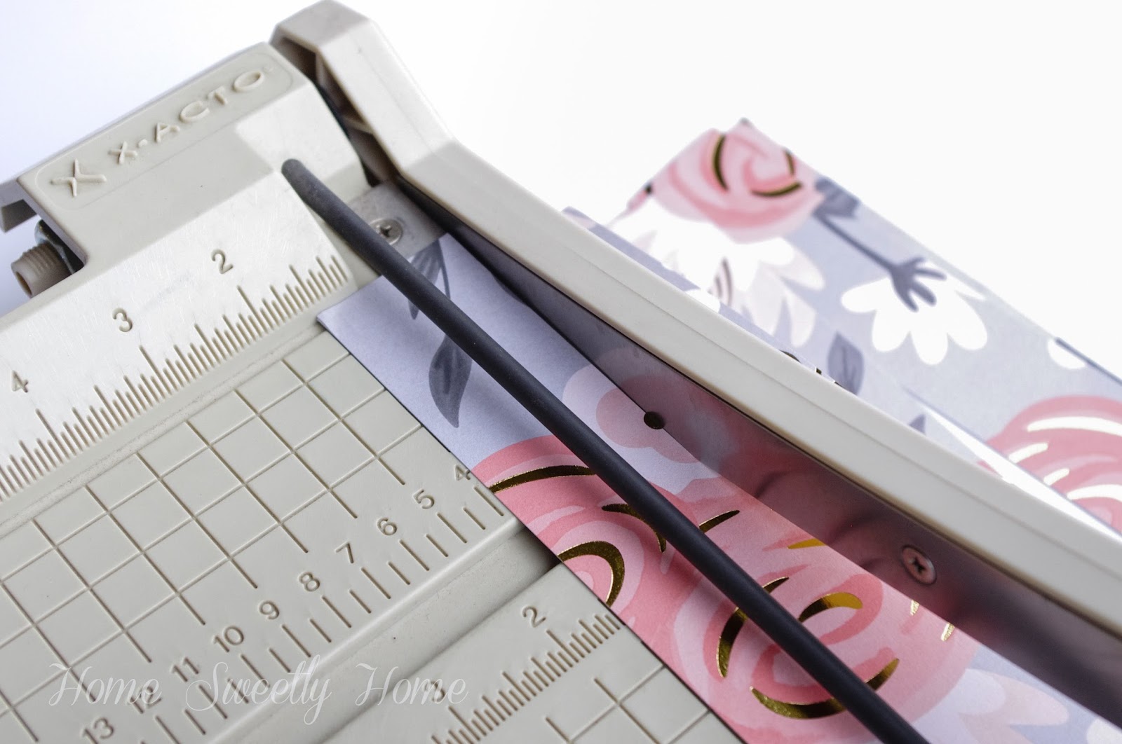 Home Sweetly Home: Pretty Paper Chain