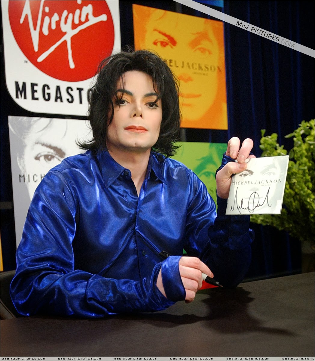 [FOTOS] Michael Jackson sessão de autógrafos de Invincible - 07 de ...