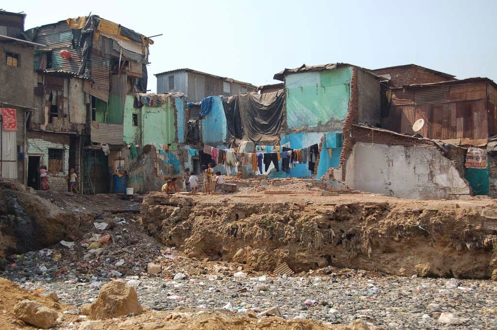 Faktor dan Sejarah Terbentuknya Slum Area (Area Kumuh Kota) - Struktur ...