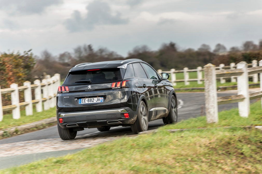 .: DS7-3008. Hermanos enfrentados. Parte 2. En la ruta - Prueba Comparativa