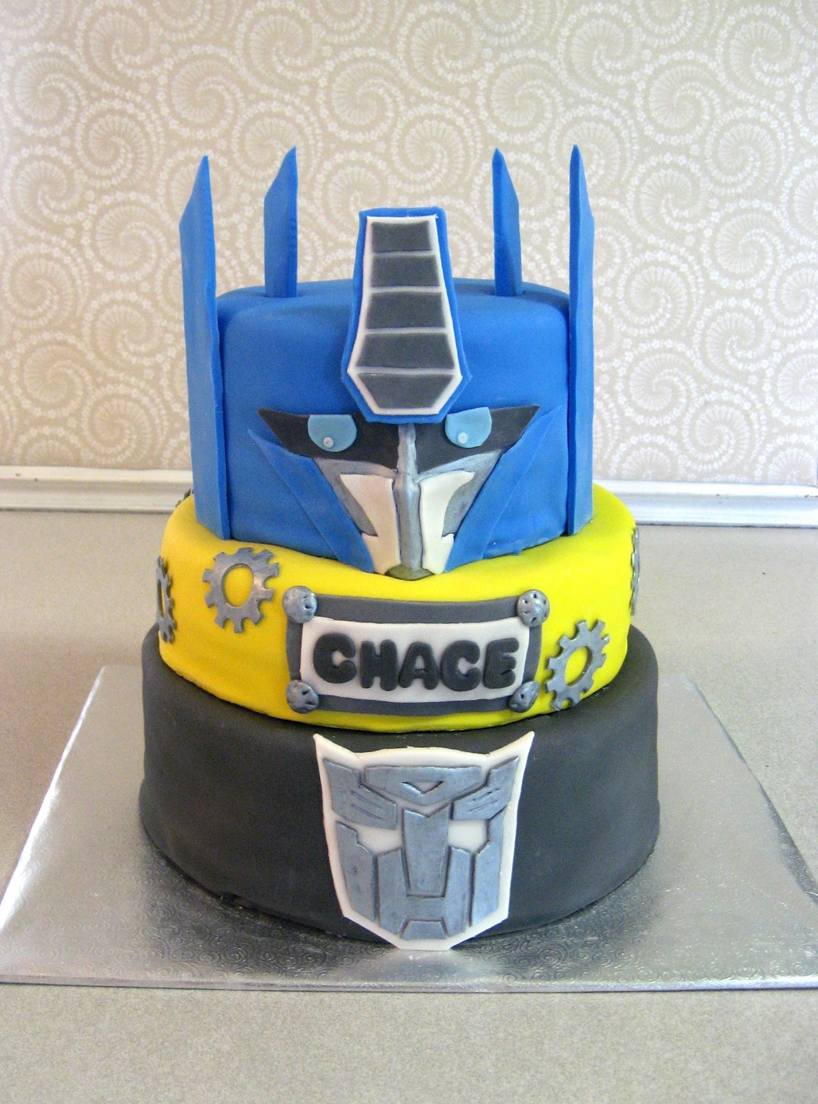 Devanys Designs: Transformers Optimus Prime Megatron Cake