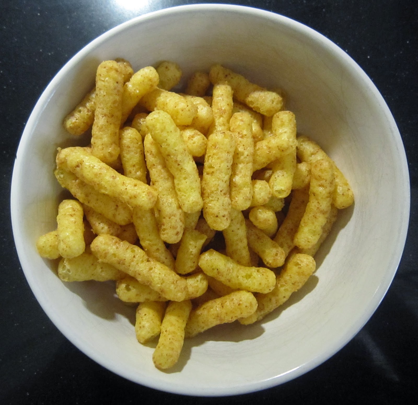 Cheeseburger Crisps & Other Stories: Vico Curly Cacahuète