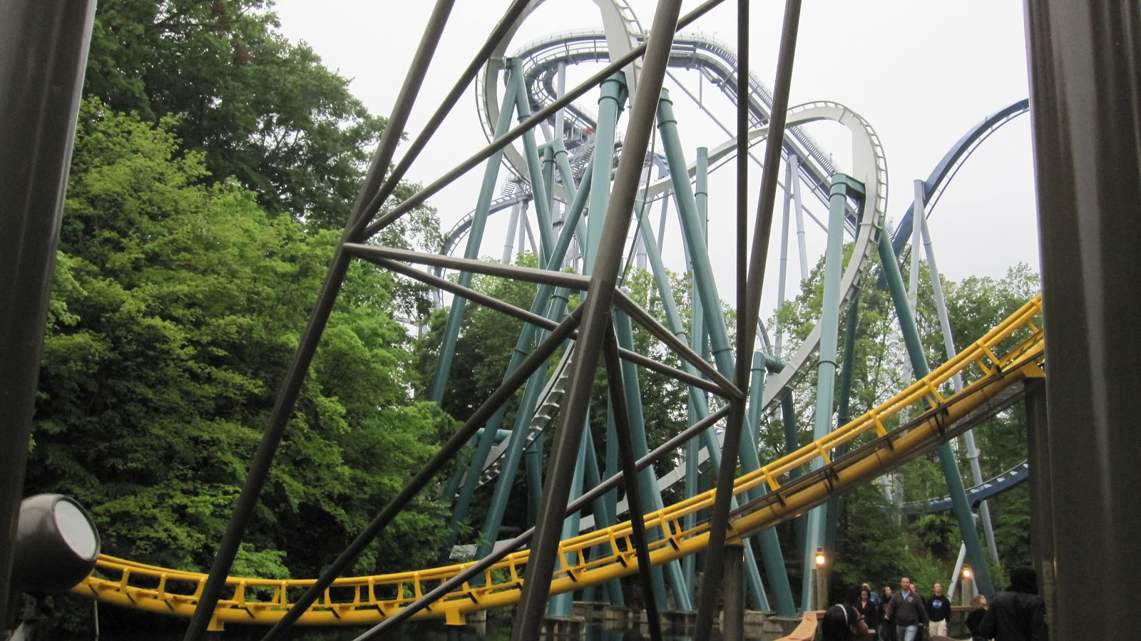 Bobbie's Roller Coaster And Theme Park Reviews: ALPENGEIST