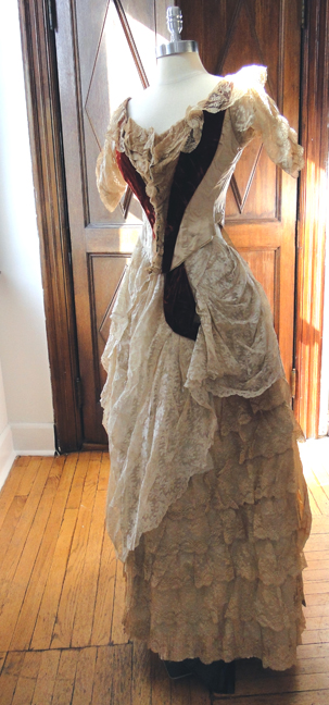 All The Pretty Dresses: Lace Natural Form Dress