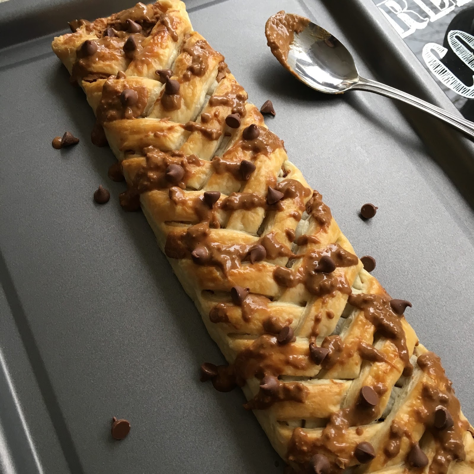 F.B.L Savvy : Biscoff & Chocolate Chip Pastry Plait